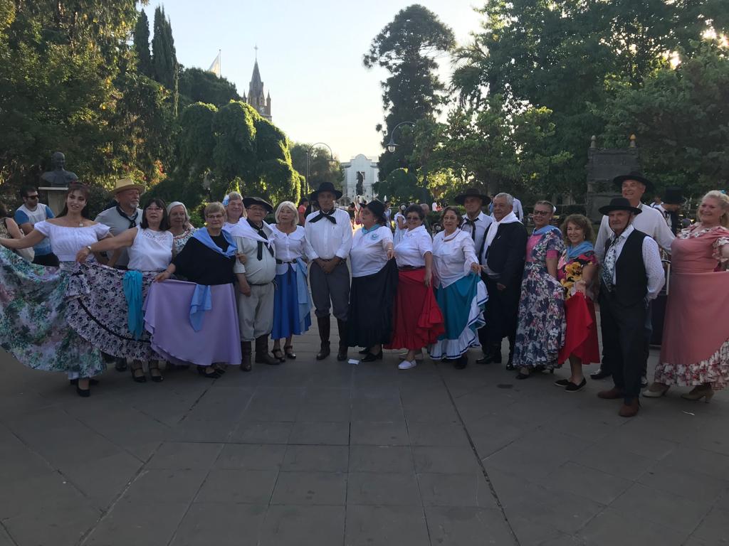 ESPECTACULO PARA CELEBRAR LA TRADICION Y HOMENAJE A GUSTAVO SOLARI ...