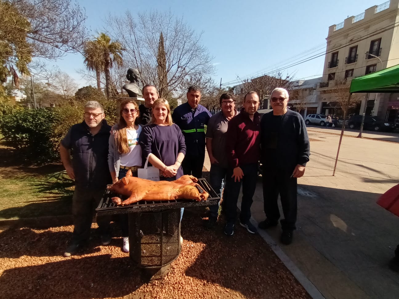 EL LECHON POR LOS NIÑOS FUE PARA SERGIO CAPRA – Infolobos